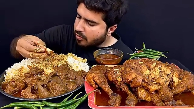 ASMR: EATING CHICKEN LIVER GIZZARD+SPICY CHICKEN LEG CURRY+WHITE RICE+GREEN CHILLI+MUKBANG - نماشا